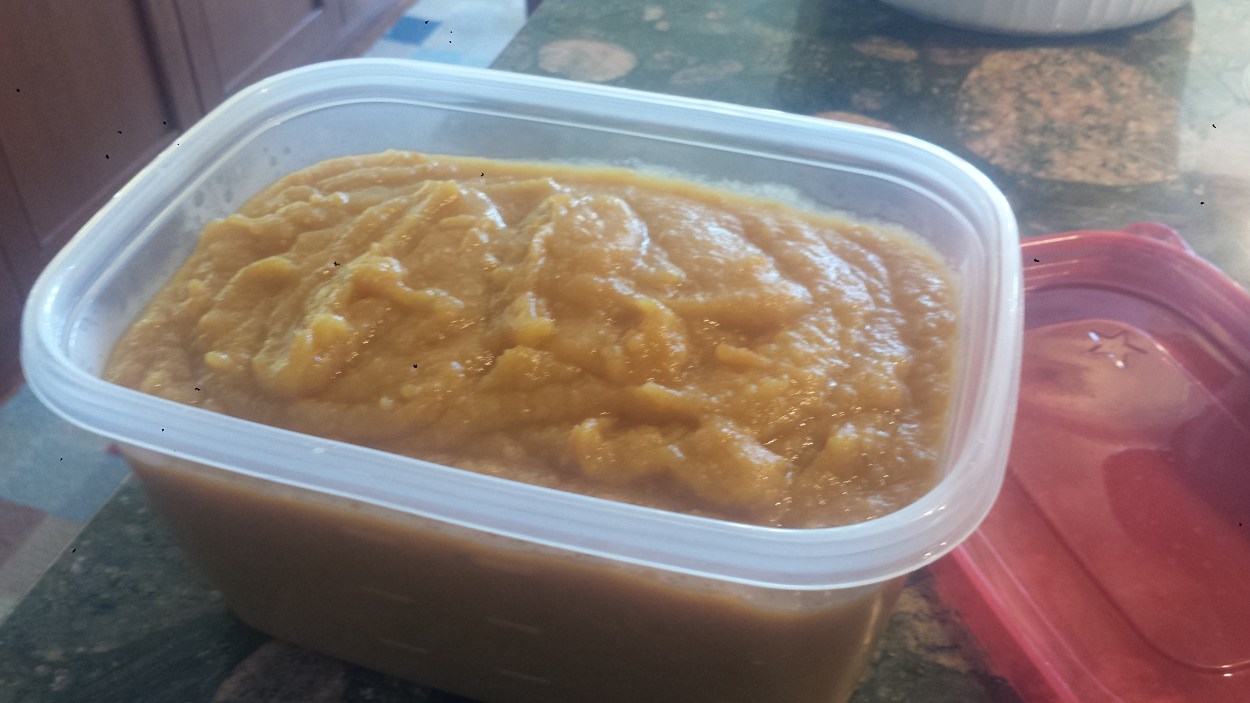 Easy No-Peel Applesauce | goodmotherdiet