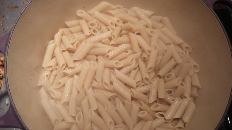 Meatless Monday – Penne with Roasted Cauliflower & Greens | goodmotherdiet